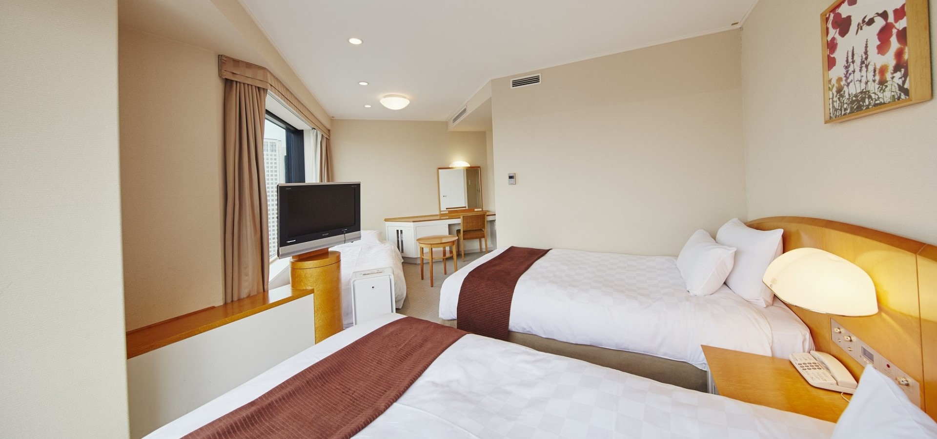 Corner Twin Room (28F, 29F) Main Tower , Accommodation in Shinagawa ...